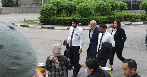 [developing] Transport Minister Iswaran At State Courts Following