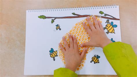 [아동미술] 꿀벌 그림 벌집 그리기 창의 미술 재료 활용 수업 네이버 블로그