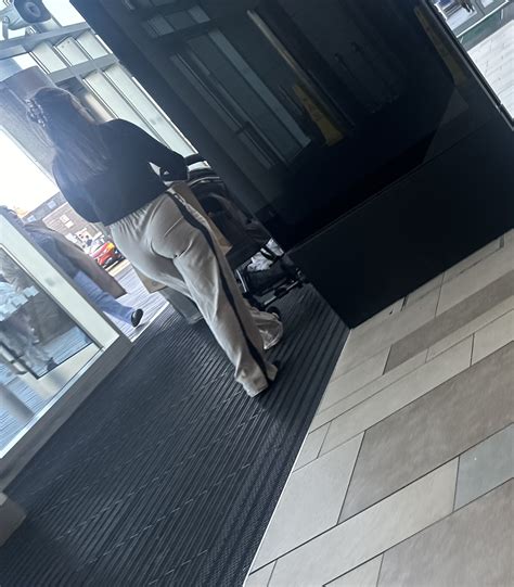 Milf Doing Her Shopping Forum