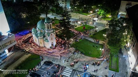 Христос Воскресе Стотици перничани се събраха в черквата
