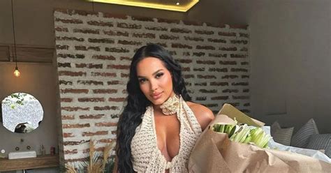 Andrea Valdiri presumió algunos de los lujosos regalos que recibió por su cumpleaños Infobae