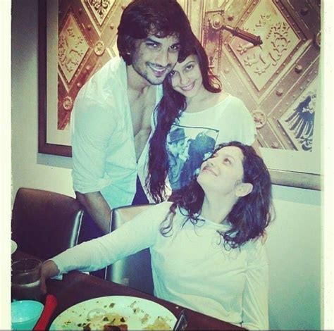 Ex Gf Ankita Lokhande Breaks Down After Visiting Sushant Singh Rajput S