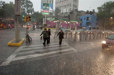 Cdmx Pronostican Lluvias Fuertes A Muy Fuertes En El Valle De México