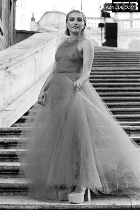 Florence Pugh Sexy Seen Braless Showing Off Her Nude Tits At The