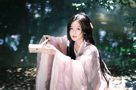 张嘉倪事件再被实锤，新剧《英雄志》已播出无望，成毅“实惨”！腾讯新闻