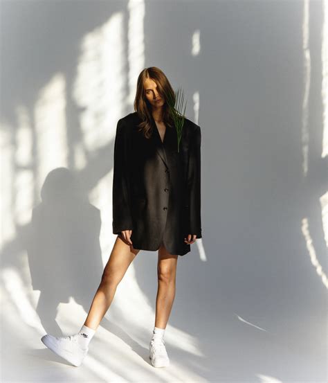 Yulia R Viral Talent Management