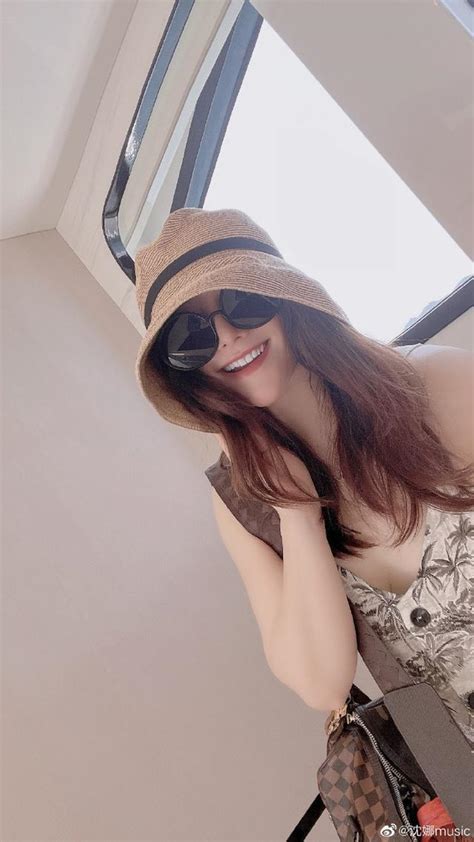 47岁沈腾姐姐沈娜温婉靓丽 戴墨镜出海游玩少女感足新浪图片