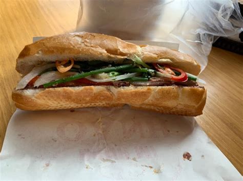 Bánh Mì Oanh Lê Thánh Tôn Quận 1