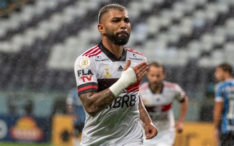 Gabigol supera Arrascaeta e se torna líder de assistências do Flamengo