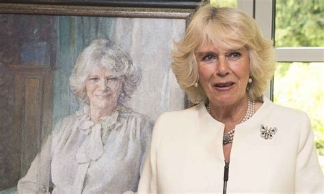 Grieving camilla smiles bravely as she unveils new portrait – Artofit