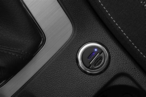 Autonabíječka Fixed S 2xusb C Výstupem V Miniaturním Provedení Podpora