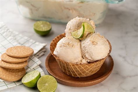 Helado de Yoghurt con Pay de Limón