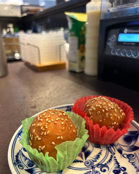 벱하노이삼덕점 항상 좋은 날이지만 오늘은 더욱 더 좋은날이네요 고객님께서 저의 매장 너무 맛있다고 서비스도 좋고 최고라고 말씀하시고 저희 직원들한테 통영에서 직접