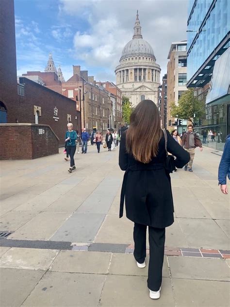 About Ami Rose Medium