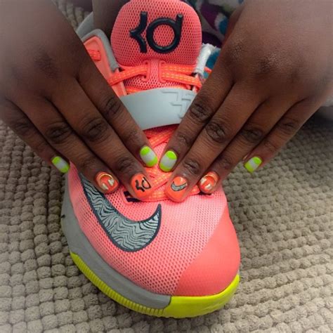 Hot Sporty Nails For Gym Workouts NAILSPIRATION