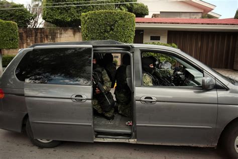 Mexican Army Tactical Operator Minivan [900 X 600] R Militaryporn
