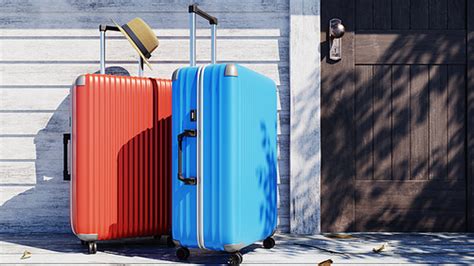 빨간색과 파란색의 여행가방 두개 유토이미지 상세페이지 베이직샵 사진 22191004