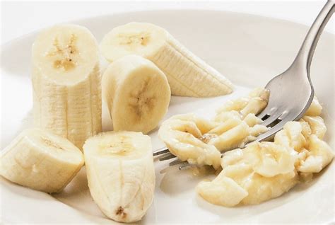 სუფთა კანი ნაოჭების ნაწიბურების გამონაყარისა და ფორების გარეშე 4