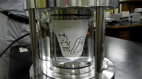 水圧実験：水深数百メートルの水圧で発泡スチロールのコップはどうなる Youtube