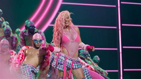 Karol G anuncia concierto en el Estadio Azteca México