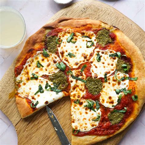 Thin Crust Margherita Pesto Pizza Tomatoes Tomahtos