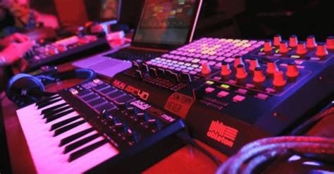 How Does A Midi Keyboard Work