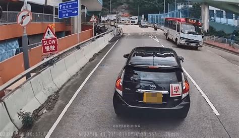 車cam直擊｜藍田學牌車違規右轉 35歲教車師傅收傳票 星島日報