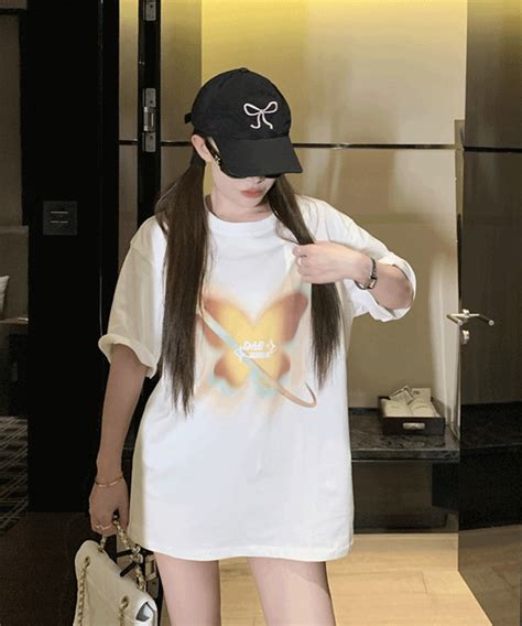 일루아 [페스티벌룩 흠뻑쇼]모노 홀로그램 버터플라이 나비 오버핏 반팔티