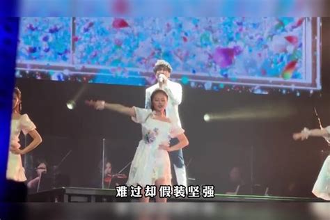 周传雄宁波演唱会泪洒现场，一首黄昏句句未提青春，却句句是青春