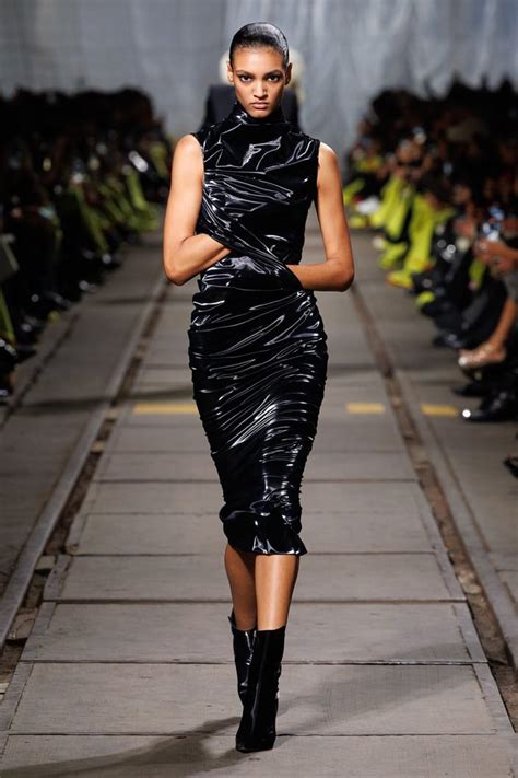 Sean Mcgirr Y Su Debut Experimental En Alexander Mcqueen