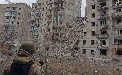 У Покровському районі витягли з під завалів тіла двох дорослих та