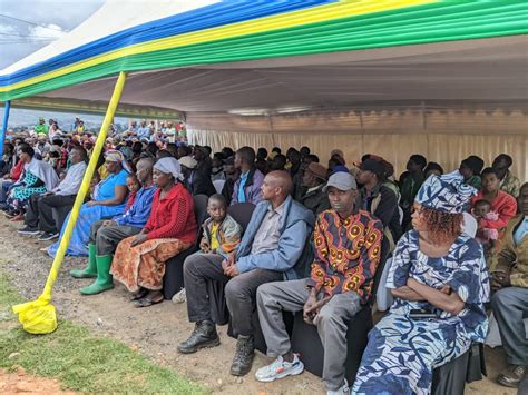 Imiryango 20 Yabasezerewe Mu Gisirikare Yashyikirijwe Inzu Isezerera