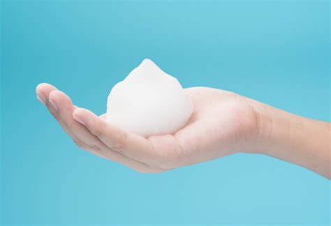 How To Remove Makeup The Right And Wrong Way To Wash Your Face