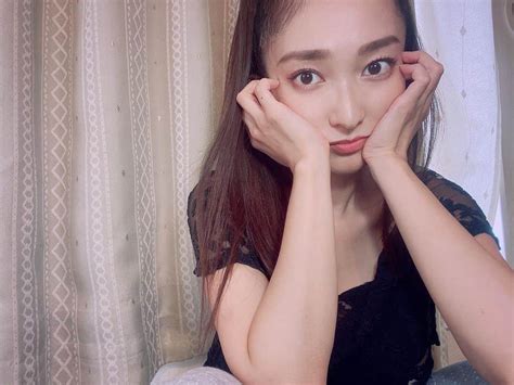 大澤有紗さんのインスタグラム写真 大澤有紗instagram 「まゆげを描くのがすこぶる難しい。 濃くてもゴルゴだし、薄くてもすけすけ