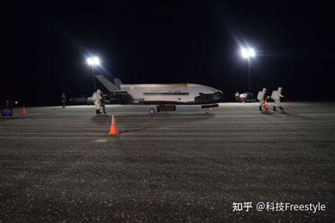 揭秘x 37b空天飞机：像小型航天飞机 能连续飞行两年多 知乎
