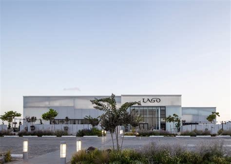 Pitsou Kedems Hall Contrasts Opaque And Translucent Materials