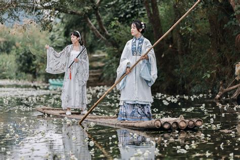 花海连绵照涟漪发现桂林之美第二十九期 桂林生活网