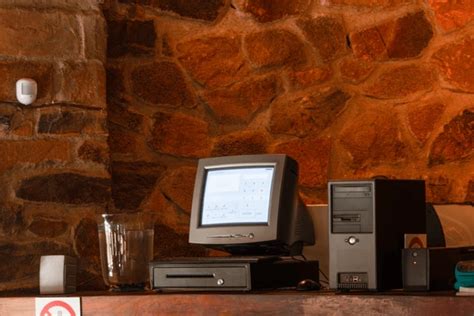 CRT Monitors A Guide To Their Features And Legacy