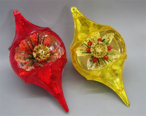 2 Vintage 60s Jewelbrite Diorama Plastic Novelty Reflector Gold And Red
