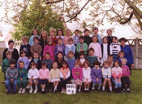 Photo De Classe Se 5 De 1991 Ecole Notre Dame Merville Copains Davant