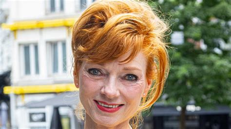 Stapt Marleen Merckx Uit Thuis Nu Ze Ook Op Vtm In Single Bells Te