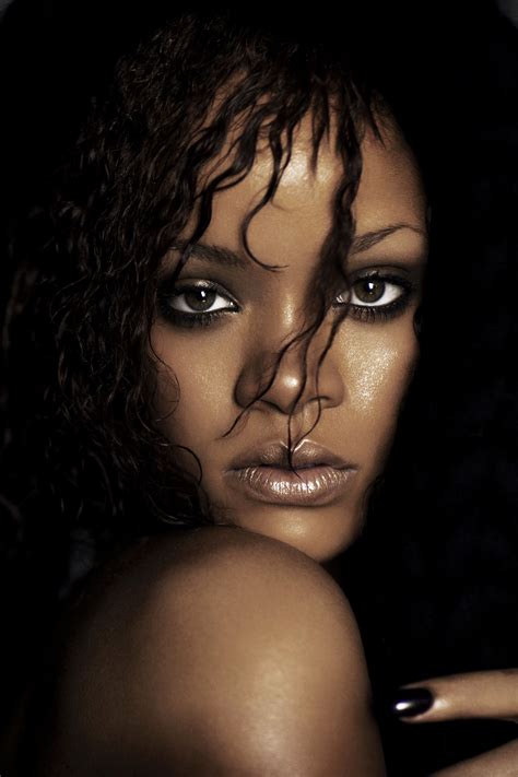 Rihanna Looks Amazing As A Sexy Space Cabaret Dancer In Valerian Sneak Peek Essence Artofit