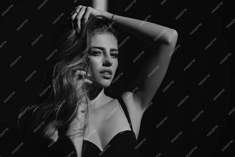 Premium Photo Beautiful Tender Girl Sensual Fashion Woman Face Close