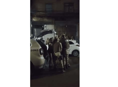 Troca De Tiros Entre Suspeitos E Policiais Deixa Uma Mulher Morta Em