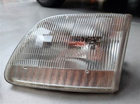 10th Generation Ford F 150 Expedition OE Headlight Housing Set Car