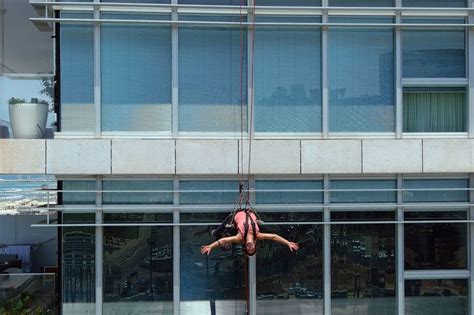 Selfies Con Esponja Jabonosa Limpiadora De Vidrios De Tel Aviv Se