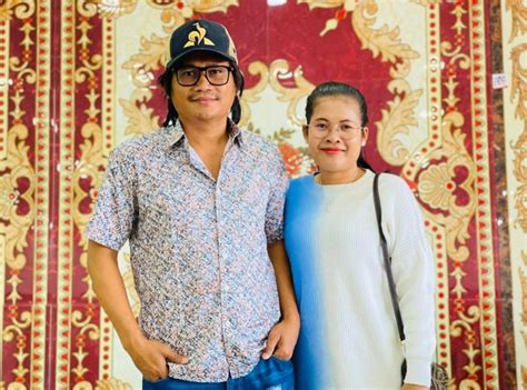 បងប្អូនសុទ្ធធូរធារ ផ្ទុយតែនាយ ប៉ូយ ធ្វើការរោងចក្រខុសគេ រហូតដល់មានអ្នកថាមិនចេះជួយប្អូនស្រាប់តែ