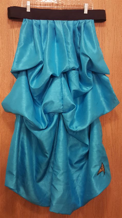 Star Trek” Fangirl Cosplay Notes