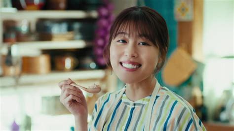 有村架純 が出演する はごろもフーズ シーチキン食堂 のcm「シーチキンの旨みたっぷりチャンプルー」篇「シーチキンで朝たん 朝たん女将の朝食