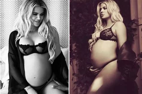 Khloé Kardashian Just Shared The Most Beautiful Pregnancy Photos